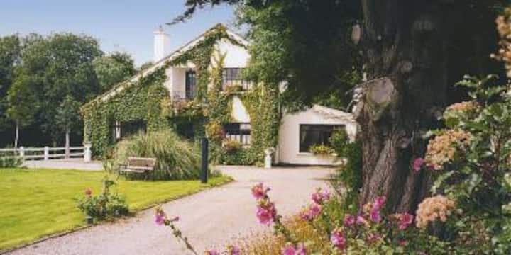 Brewsterfield Lodge Cottage. - Killarney