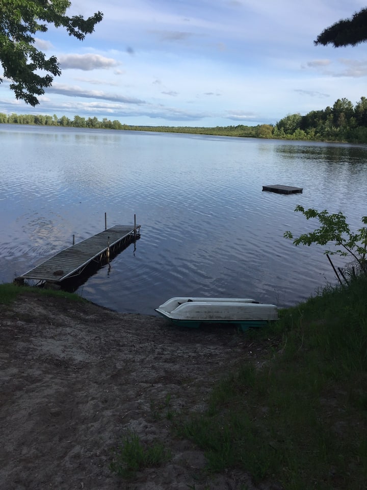 Private Cottage Across From The Mississippi River - Carleton Place