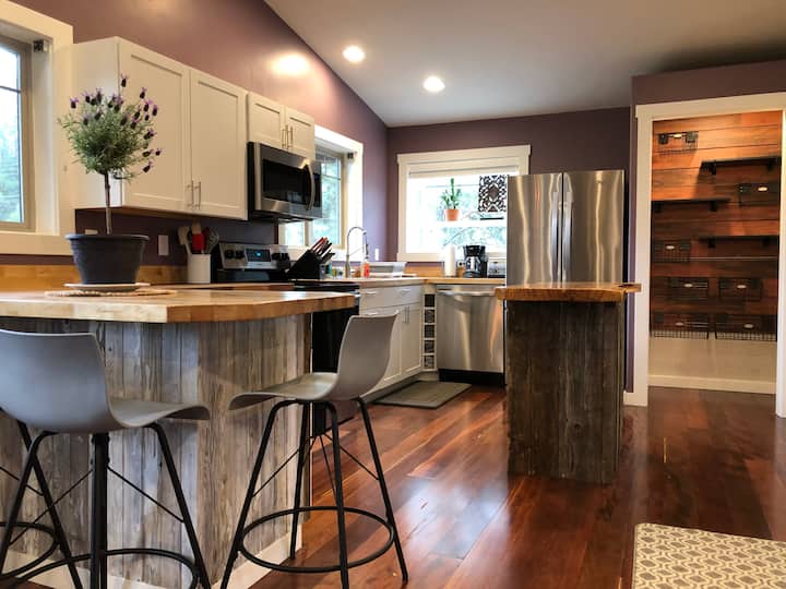 Columbia Mountain Views - Columbia Falls, MT