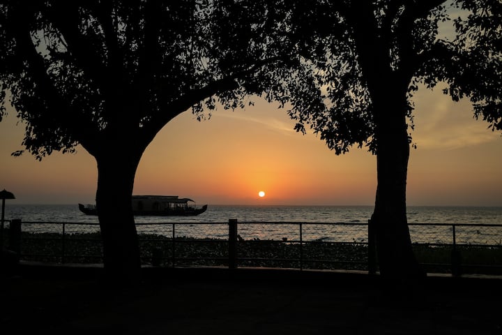 3 Lakefacing Cottages For 7pax In Kumarakom Kerala - Kumarakom