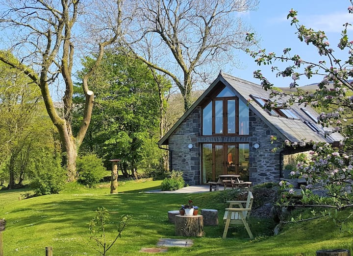 Fully Self Contained Dog Friendly Barn Conversion - Ceredigion
