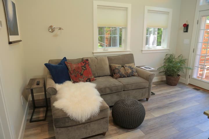 Mary's Guest House - Santa Rosa, CA