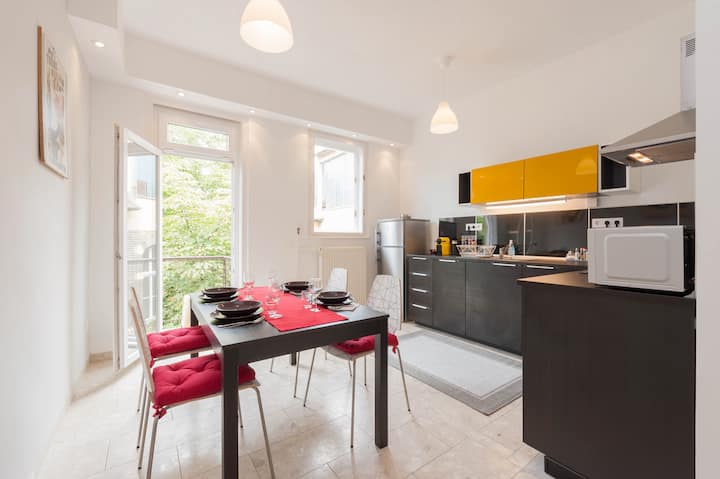 Middle Of City Rooftop Terrace Apt/ac/2 Br/5 Ppl - Budapest