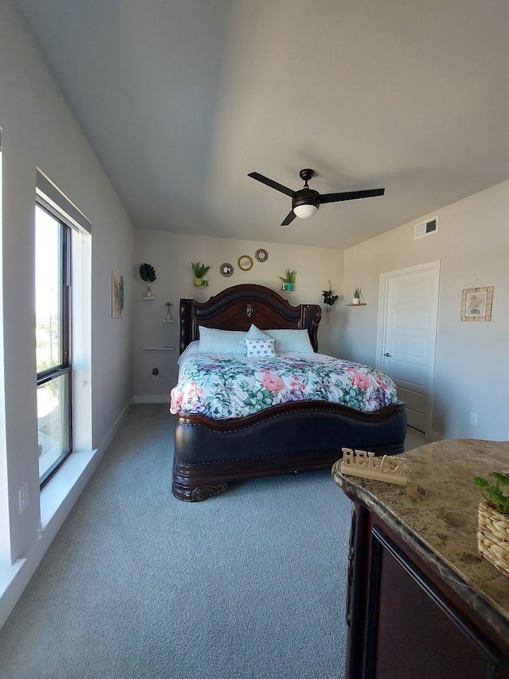 Spacious 1 Br Apartment With Enchanting Balcony. - Rowlett, TX