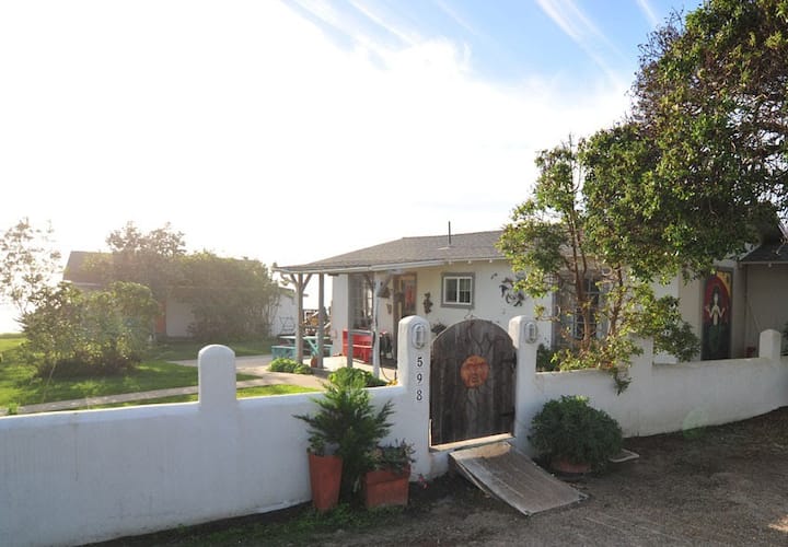 Oceanfront Cottage - Cayucos, CA
