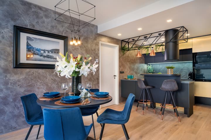 Stylish New Apartment With Balcony Near Metro - Prag