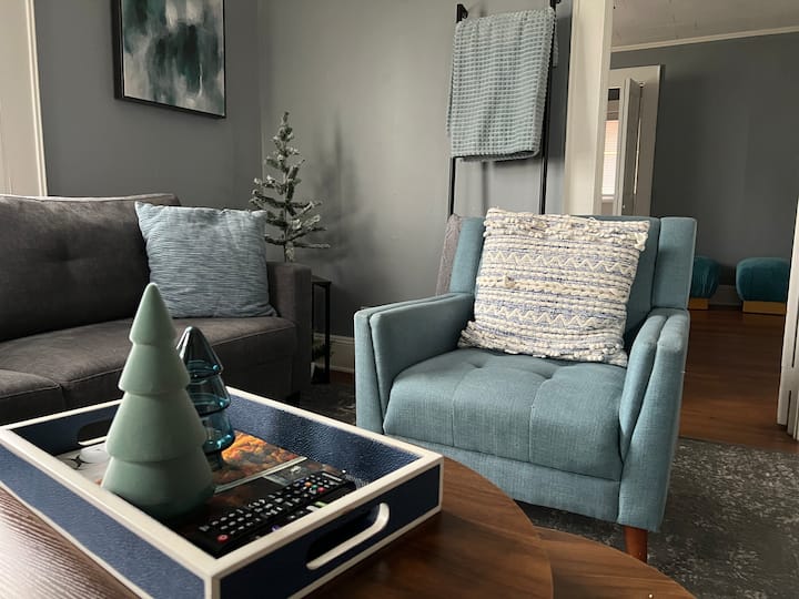 Cozy Furnished Home • Perfect For Long Stays - Charlotte, NC