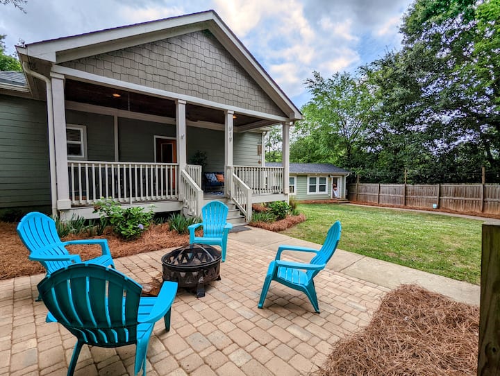 Pet Friendly House & Guest Studio W/ Fenced Yard - Charlotte, NC