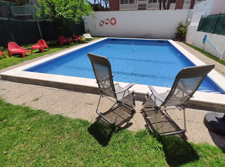 House Suitable For Up To 17 People - Gavà