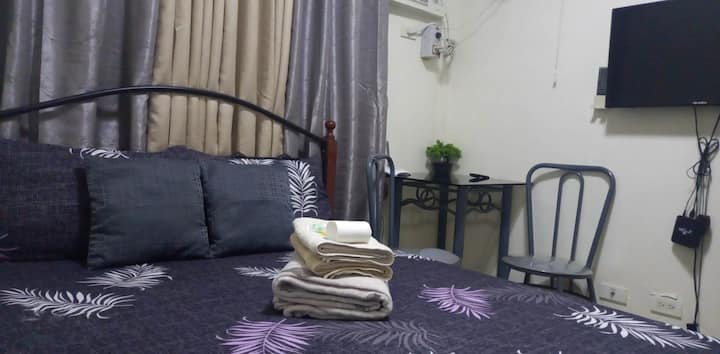 Jessica's Place@urbandeca Toweredsa Wi-fi+netflix - Makati