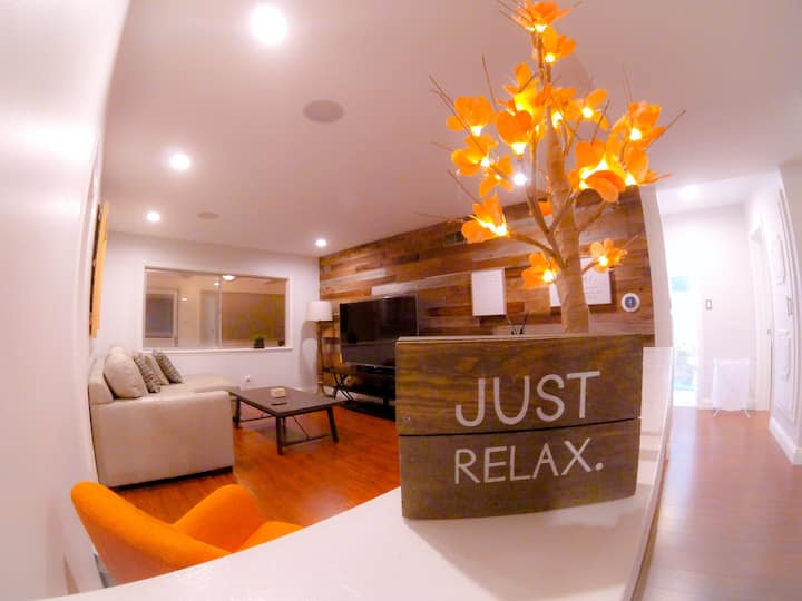 Quiet Cozy House 12 Miles From Lax - Gardena, CA