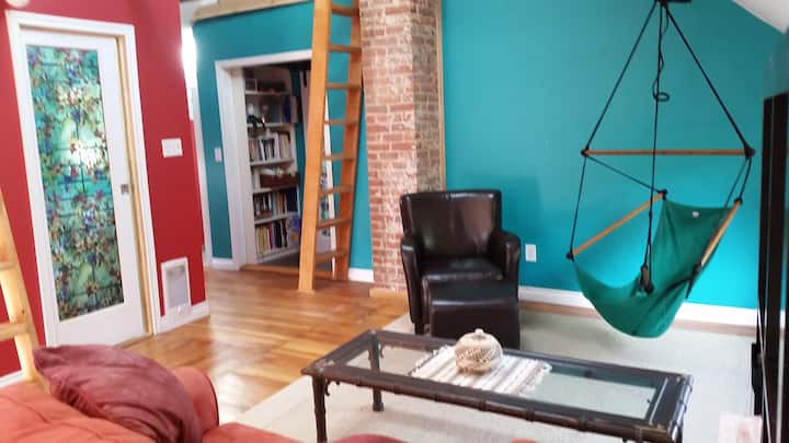 Loft Bedroom, Under The Southern Eaves - Vancouver