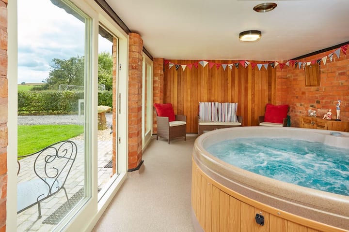 The Swallows Cottage And Hot Tub - Bromsgrove