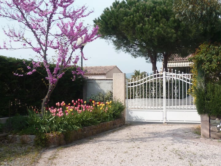 Logement Entier Rez De Jardin 2 Pièces Au Calme - Puget-sur-Argens