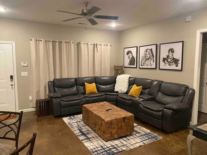 Rhythm Retreat! 2br2ba: A - Jonesboro, AR
