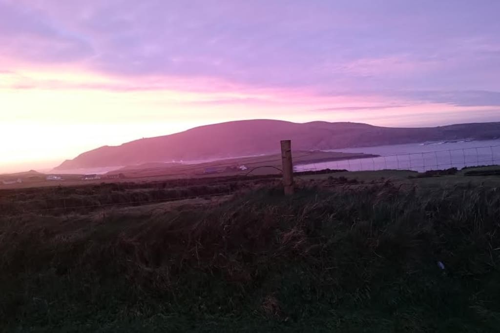 Skellig View Bluebell Rose & The Kerry Cliffs - Guest suites for Rent ...