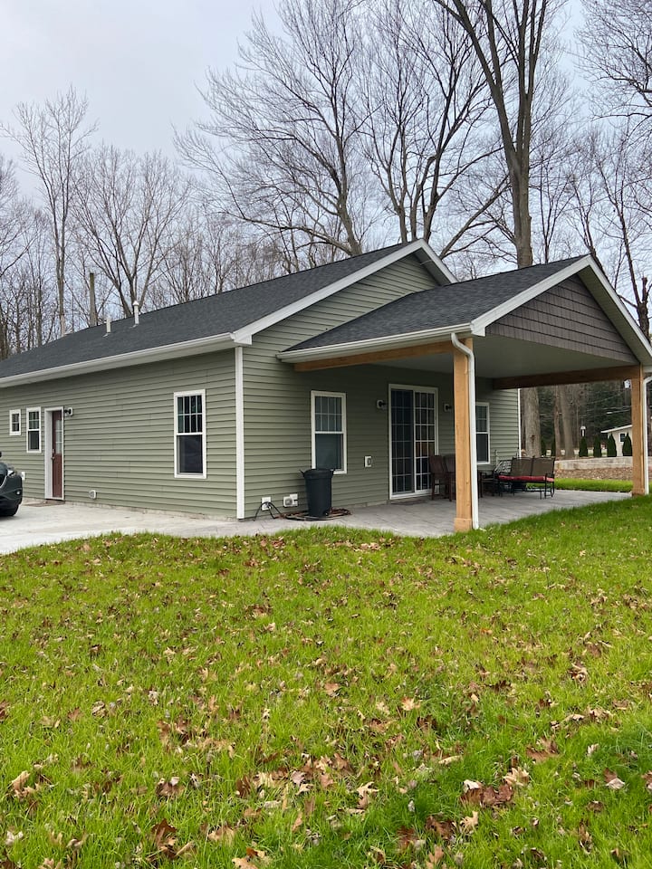 3 Bedroom/2 Bath
Ranch Style House
Entire House - Angola on the Lake, NY