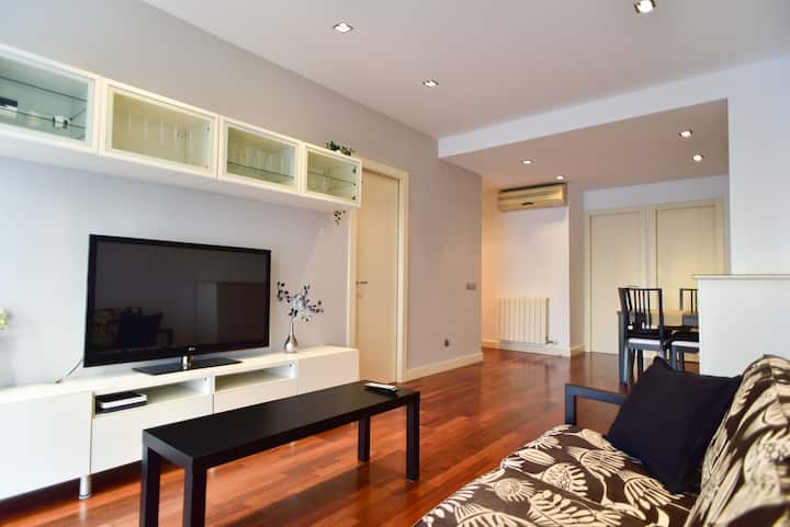 Modern And Elegant Apartment In Barcelona - Barcelona