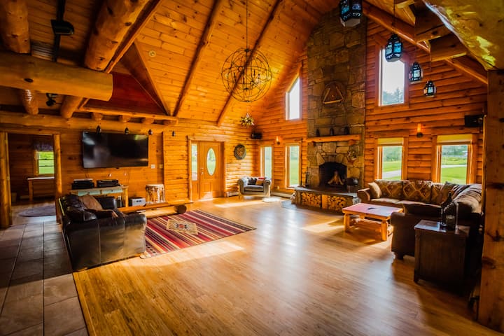 10-acre Event Venue | Sleeps 26 | Near Killington - Vermont