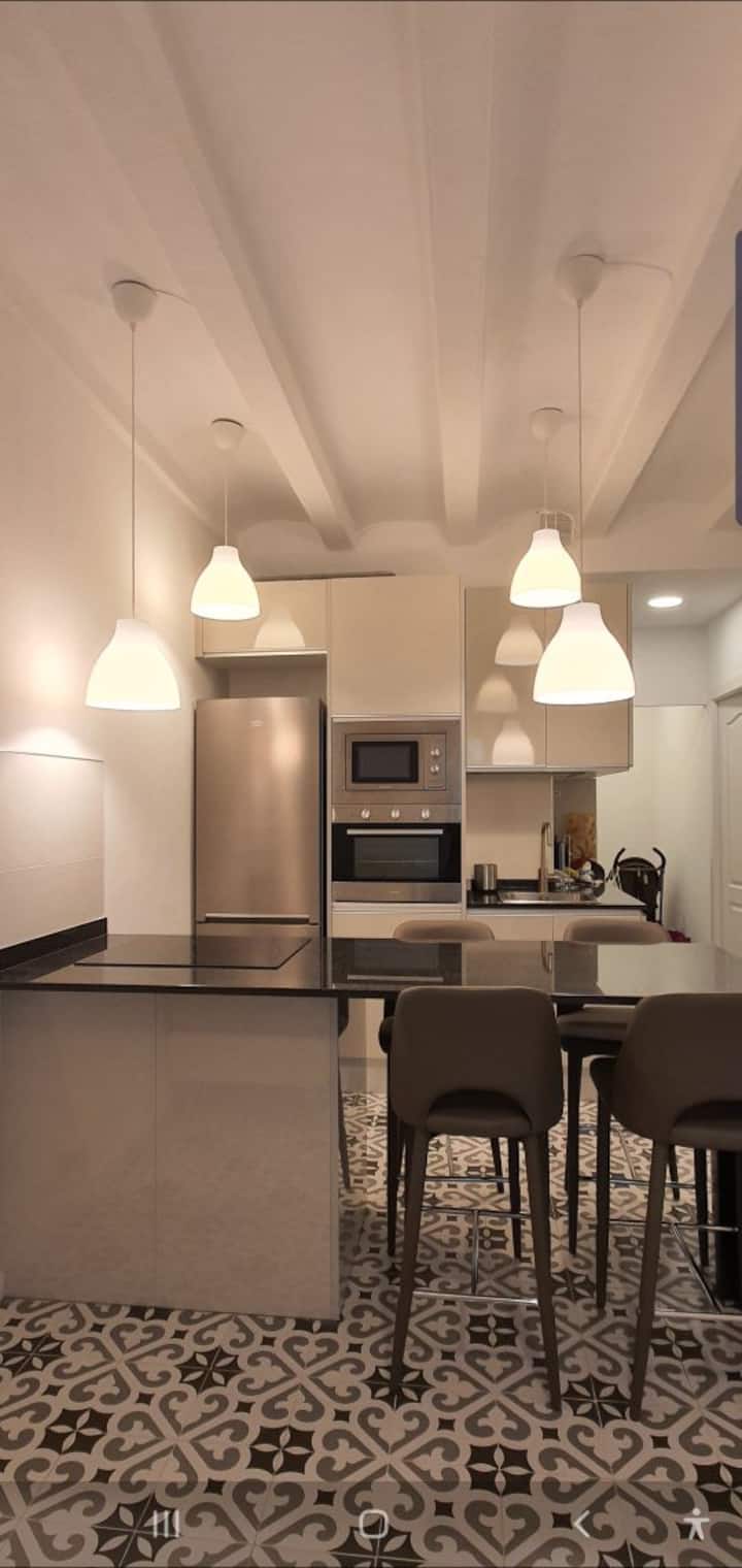 Luminoso Y Centrico/2 Habitaciones Dobles/balcon - Badalona