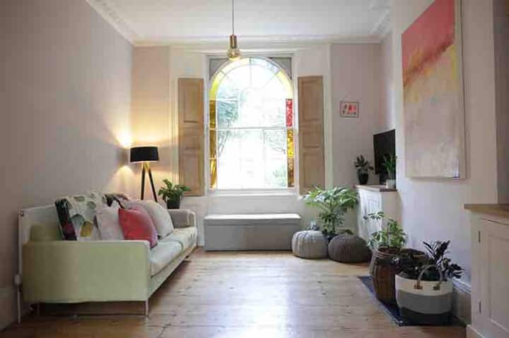 Large Family Georgian House Islington, Near Tube. - London