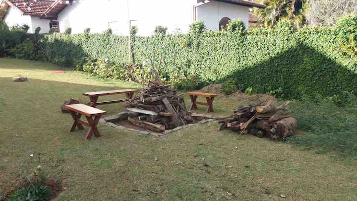 Casa Com Lareira, Churrasqueira, Forno A Lenha. - Nova Friburgo