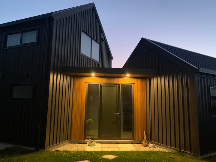 Sunny 4 Bedroom House - Lake Hayes