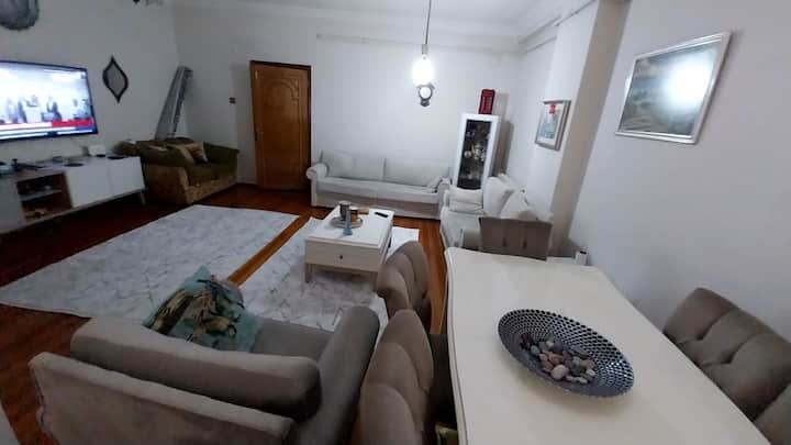 140 Metrekare  Merkezi Daire - Rize