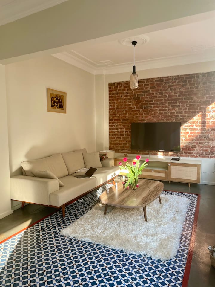 Spacious 2 Bedroom Apartment In Cihangir - İstanbul