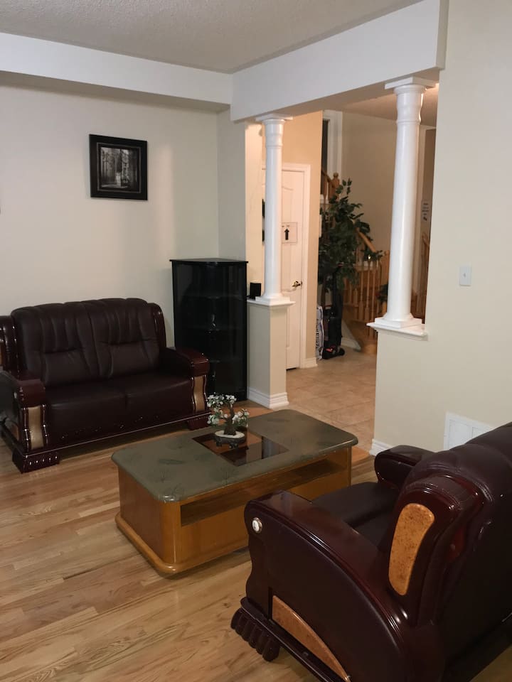 Private Cosy Bedroom - Brampton