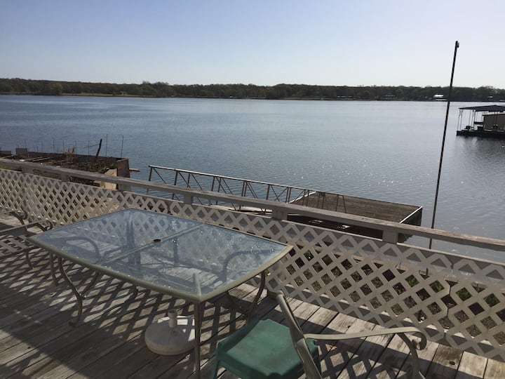 3br/2ba Lake Front Property For Rent With Lake Dock, Rv & Boat Charging Stations - Grove