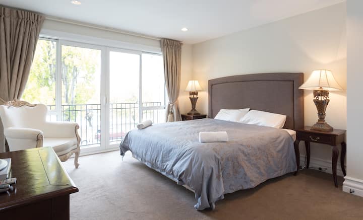 11 Esplanade Residences
Lake Wakatipu. - Queenstown