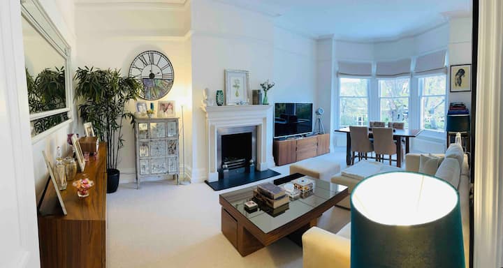 Stunning & Spacious 2 Bed Flat With Parking - Surbiton