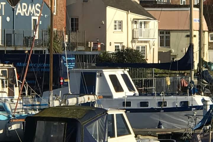 Marina Cottage Sleeps 7 Near Brighton 4 Bedrooms - 스테이닝