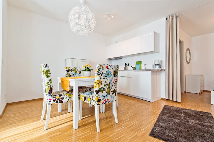 Ferienwohnung E7 Mit Balkon, 62qm. 1 Schlafzimmer, Max. 4 Personen - Endingen am Kaiserstuhl