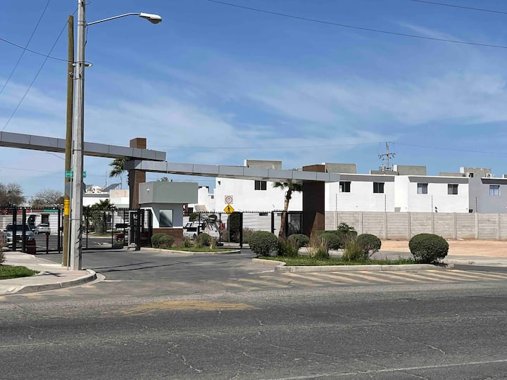 Casa Bonaterra 4 Camas 2 Baños
Facturamos. - Mexicali