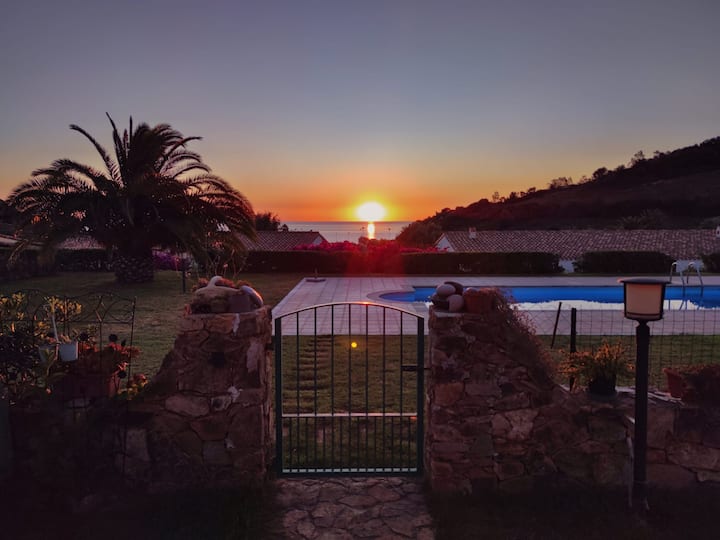 Villino Vista Mare Con Piscina - Sardinia