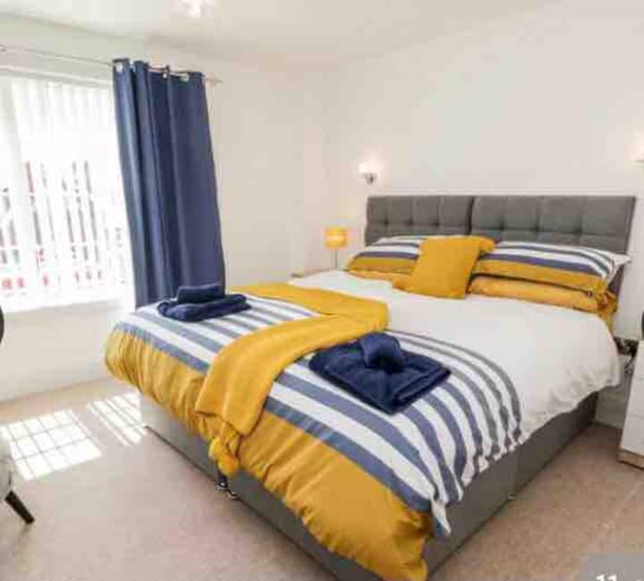 Sail Away. Whitby. Beautiful 3 Bedroom. Apartment. - Whitby