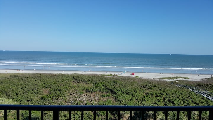 Frente Al Mar Directo En Cocoa Beach Condominio Completamente Amueblado De 3 Camas Y 2 Baños - Cocoa Beach