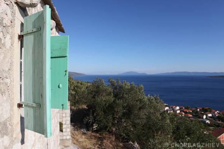 True Authentic Stone House W Amazing View, Zavala - Jelsa