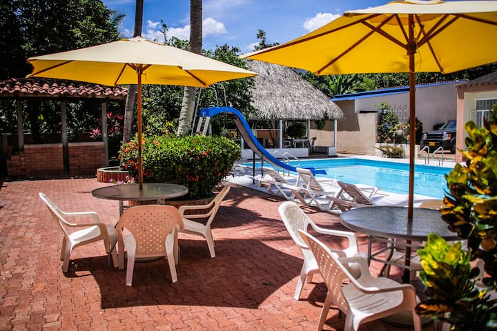 Casa En Melgar La Herradura 1 (6 A 16 Personas) - Melgar