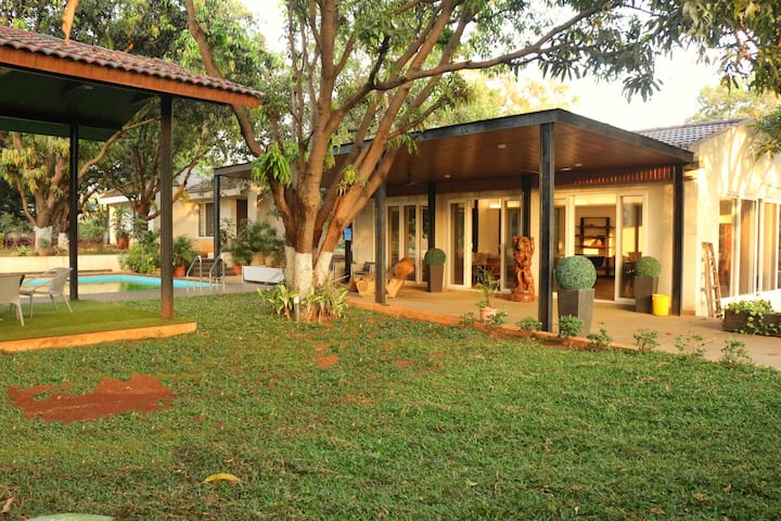 Z Villa Mango Tree - Matheran