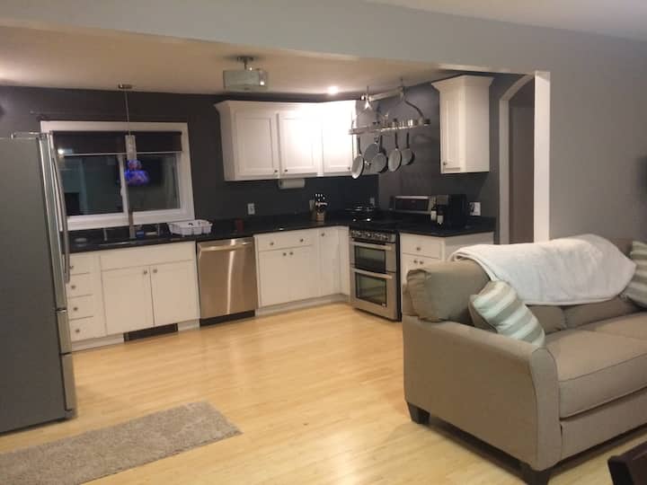 Modern N. Conway Village Home W/hot Tub & Gameroom - North Conway, NH