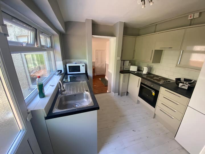 End Terraced 4 Bed, Private Garden And Parking - Bristol