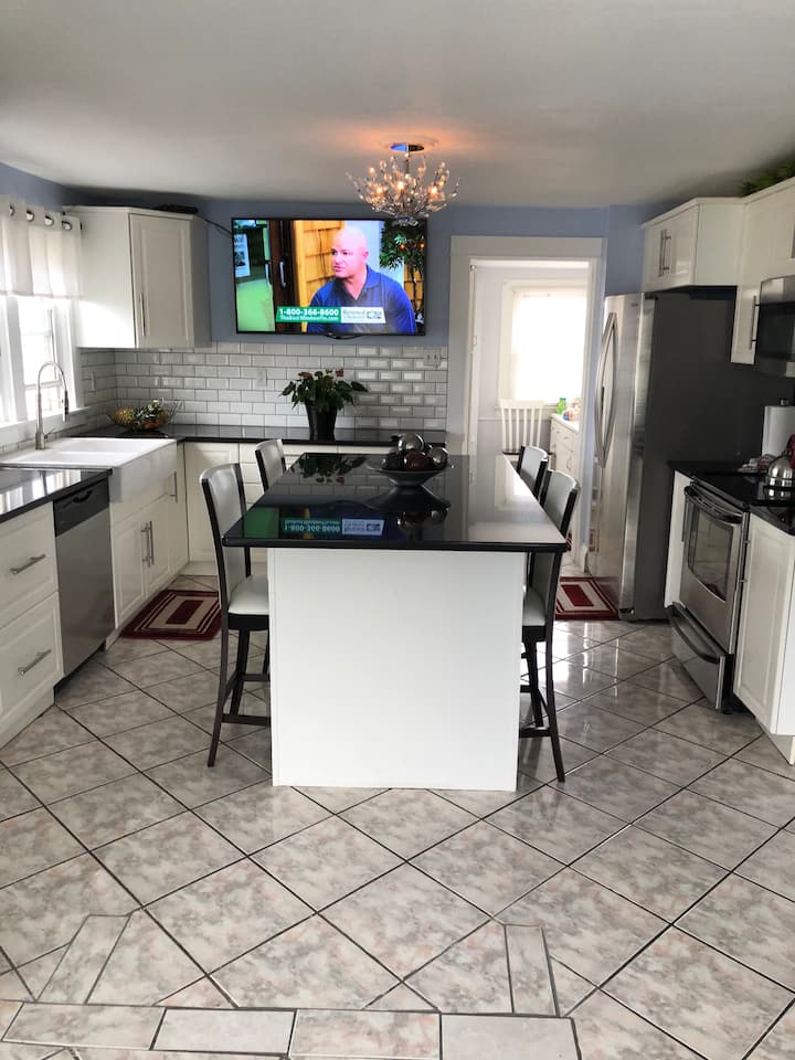 Relaxing Space In A Loving Area - Middletown, CT