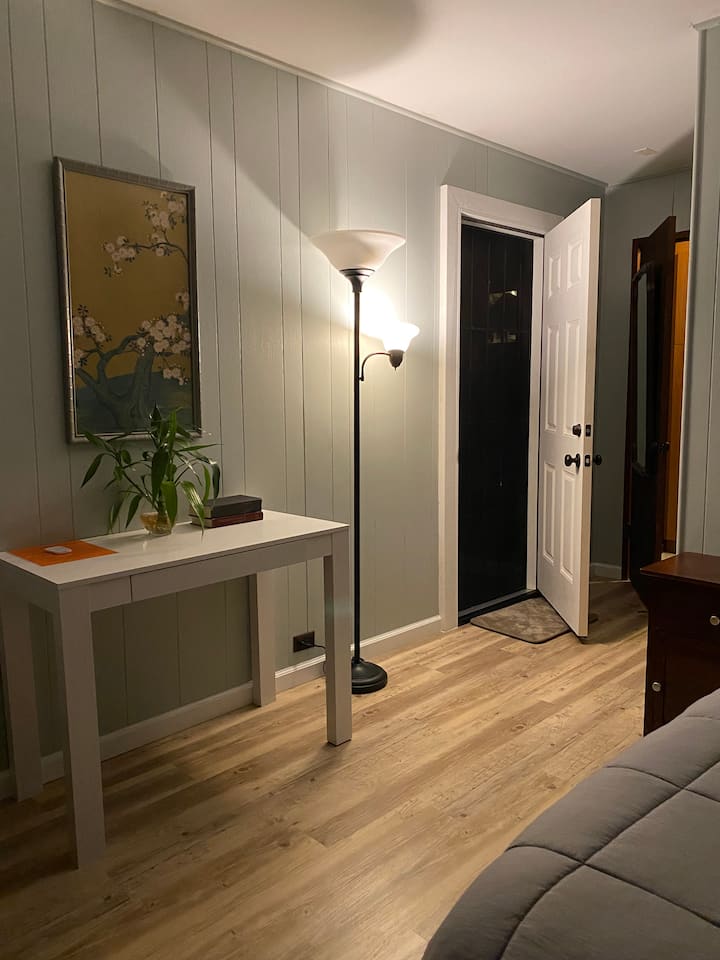 Private Room On Serene Property In Hilo - Hilo, HI