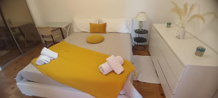 Chambre Ensoleillée Et Calme - Nice