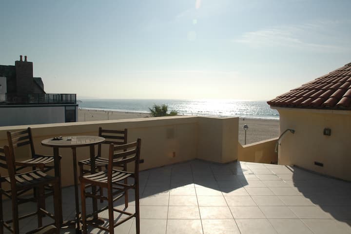 2 Bed Th On Strand With A/c, Roof Deck And Parking - Hermosa Beach Pier