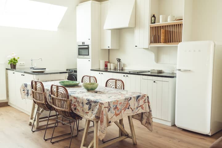 Stylish Apartment With Two Bedrooms , Loppem - Oostkamp