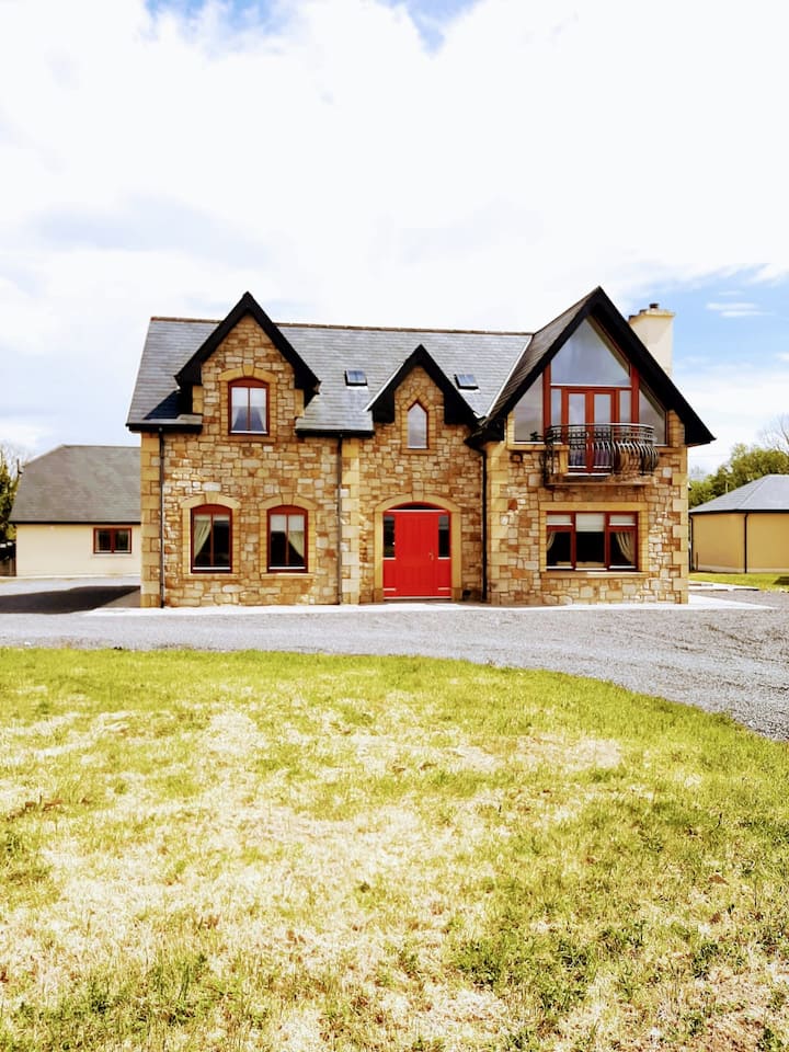 The Lake House - Life Is Better At The Lake! - Leitrim Village
